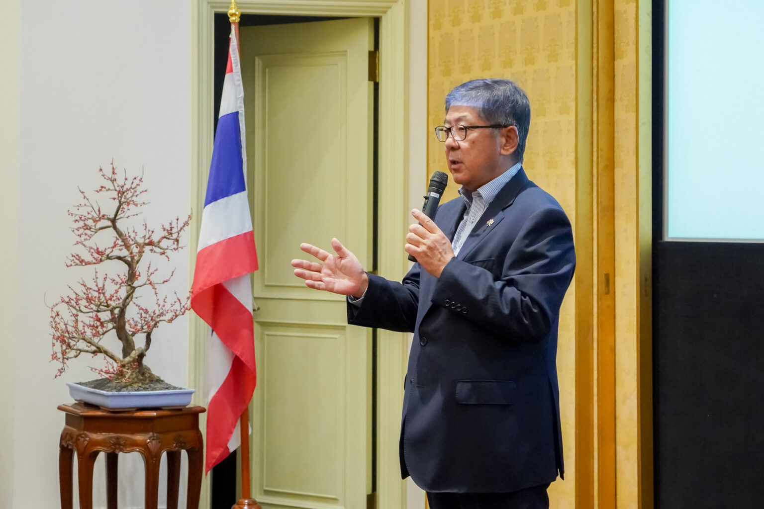 在タイ日本国大使館 x TJRI｜日・タイ若手交流会の実施 - THAIBIZ